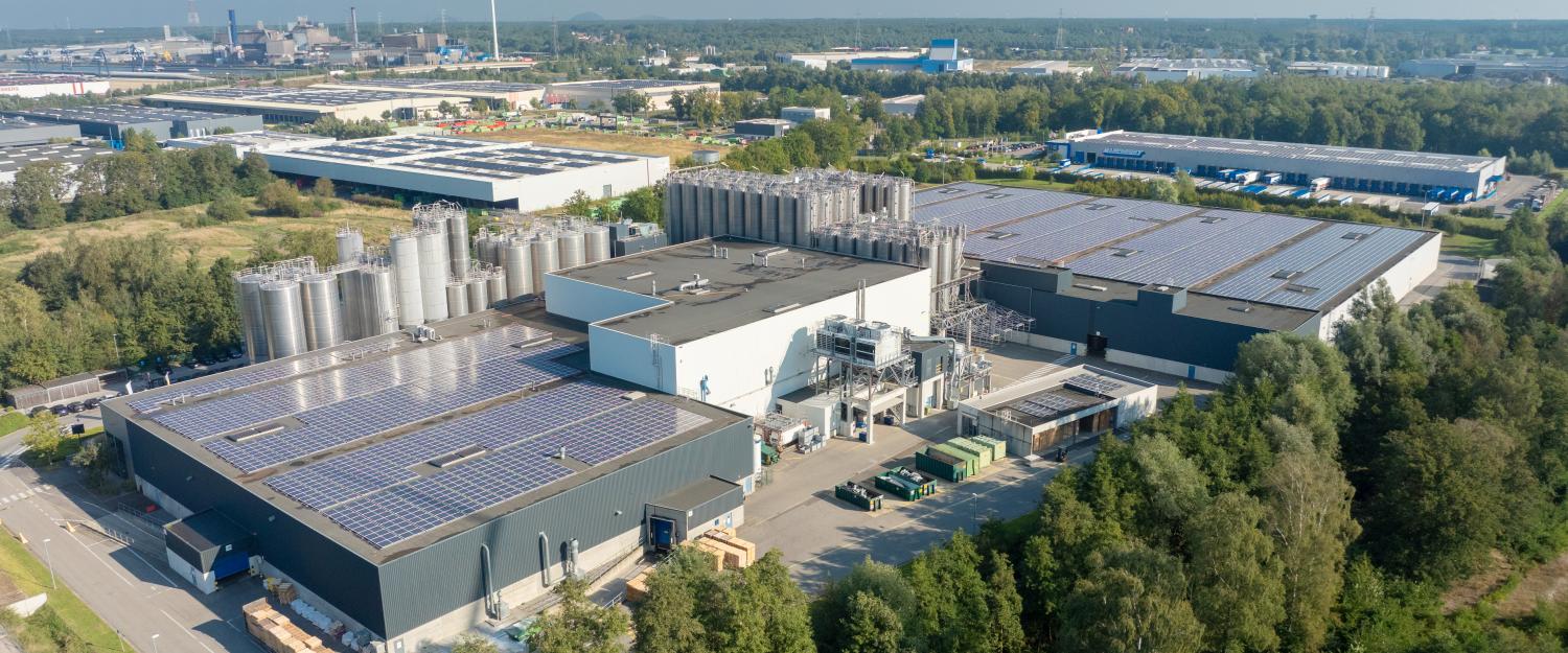 Sabic Neemt S Werelds Grootste Zonne Installatie Met Lichtgewicht En